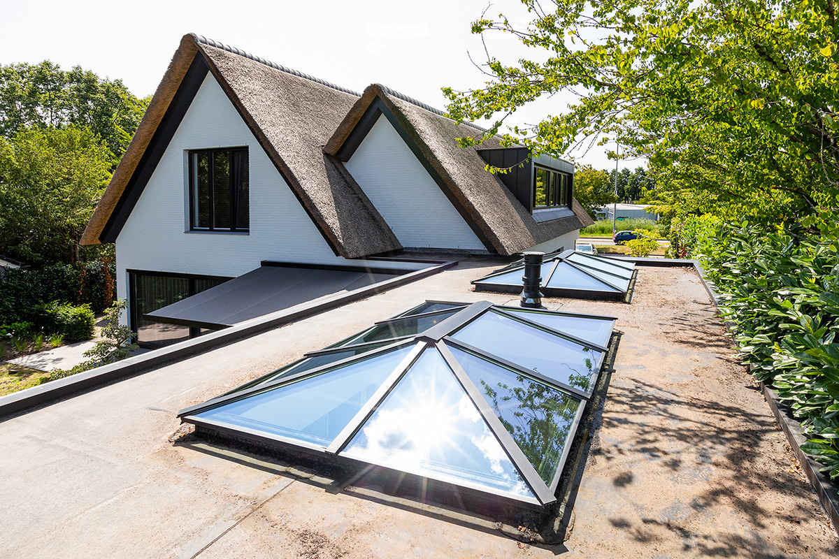 Lichtstraten zelf plaatsen of uitbesteden?